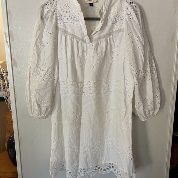 Universal Thread | Dresses | Universal Thread White Blouse | Poshmark